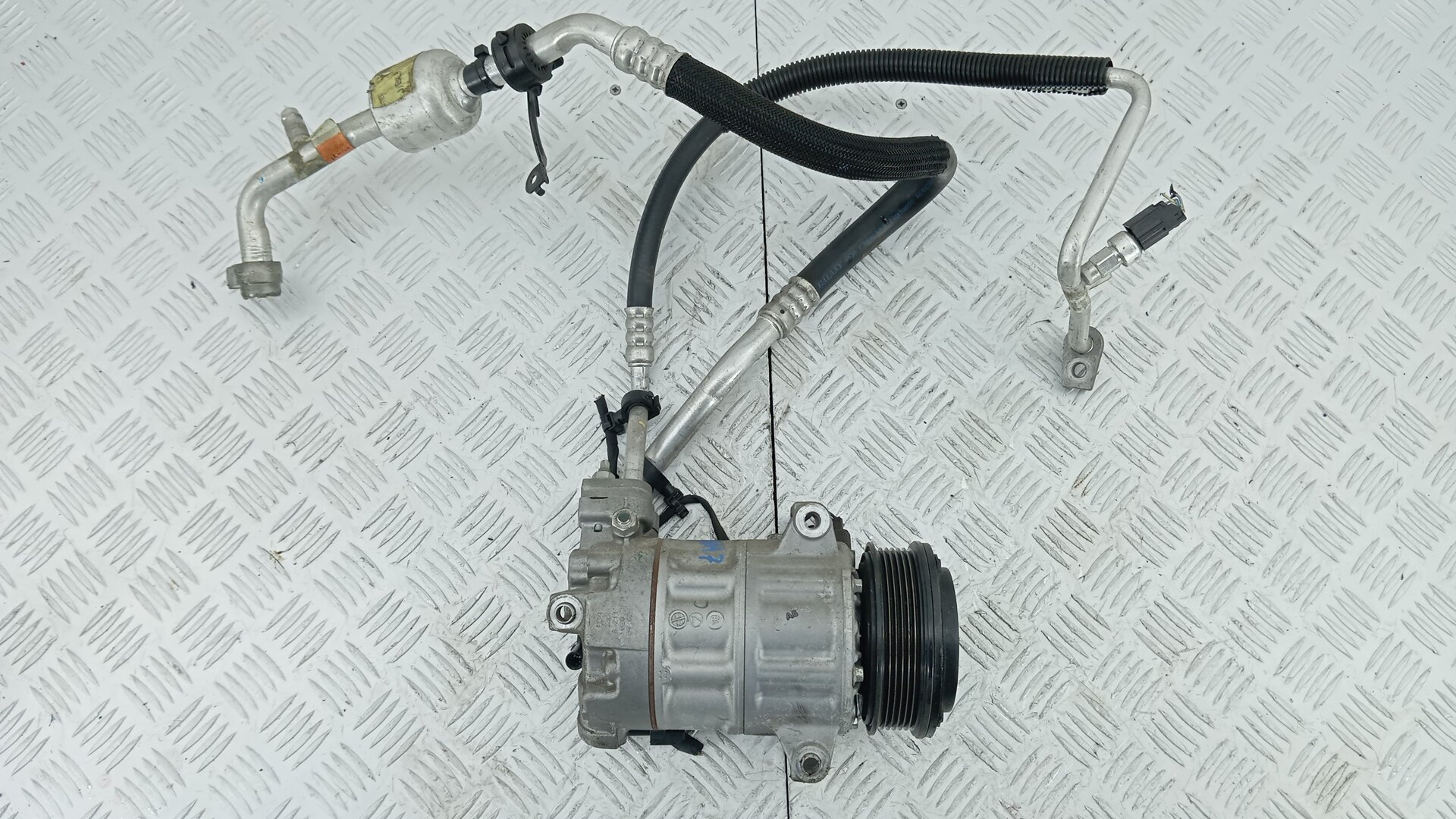 Компрессор кондиционера бензиновый FORD FOCUS 4, Номер JX61-19D629-HA