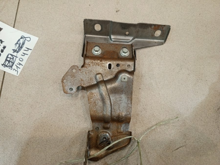 Кронштейн от Ford Focus 2 2004-2008