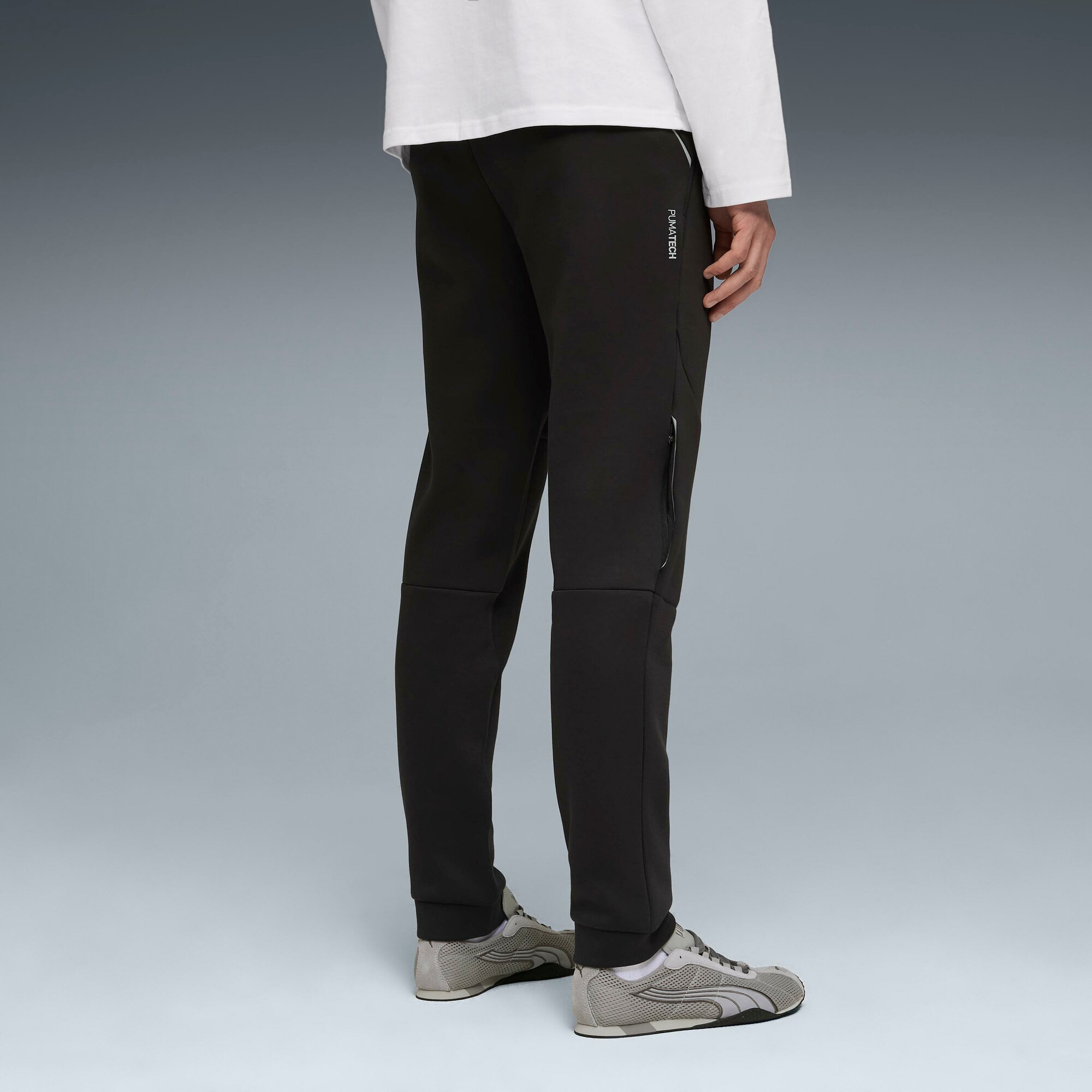 Брюки PUMA PUMATECH Sweatpants DK cl, размер M, черный — фото 1