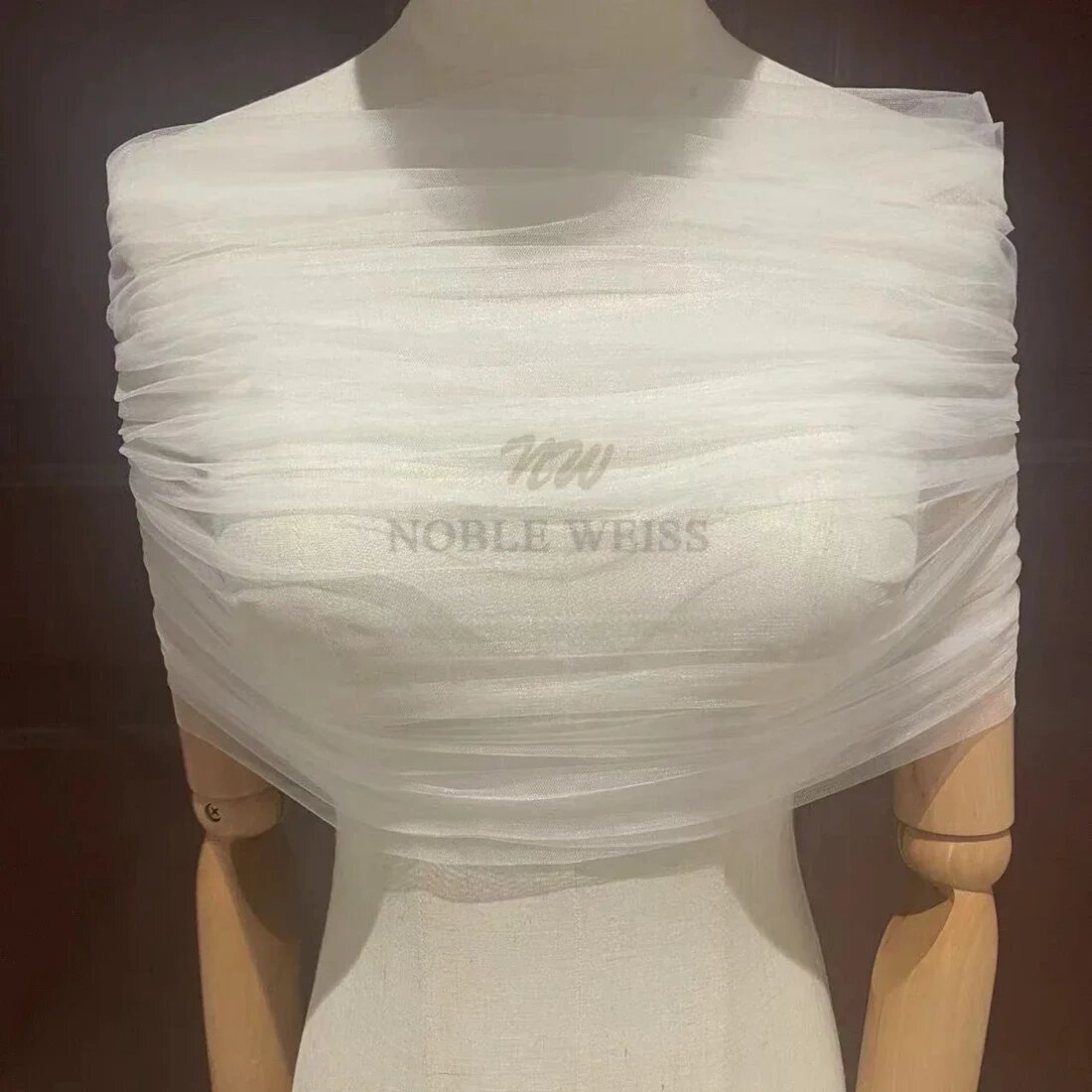Накидка NOBLE WEISS