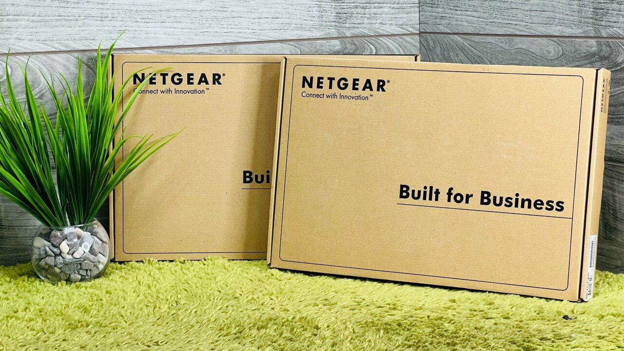 Антенна Netgear ANT224D10-10000S, направленная, Wi-Fi, усиление 10, установка внешняя/внутренняя