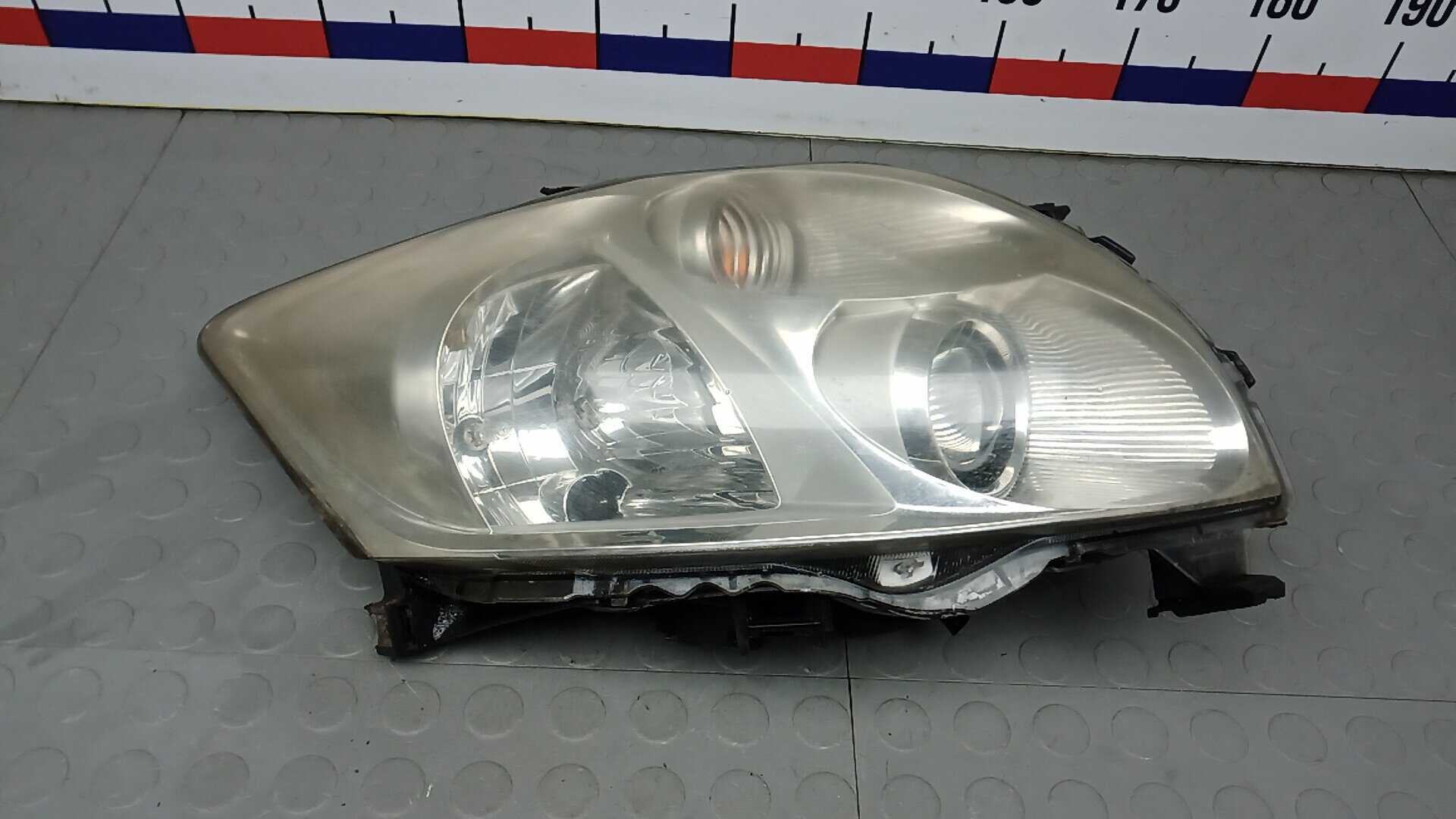 Фара правая TOYOTA AURIS E150