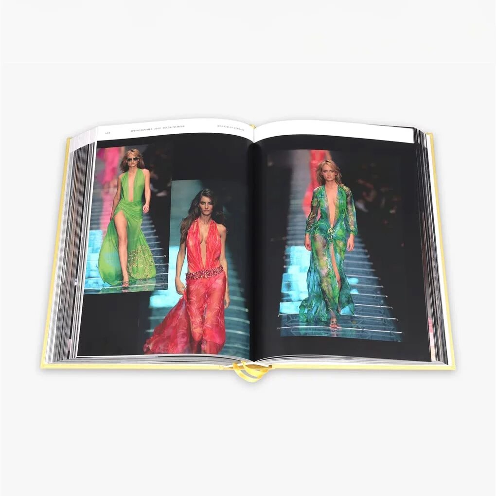 Versace Catwalk: The Complete Collections — фото 1