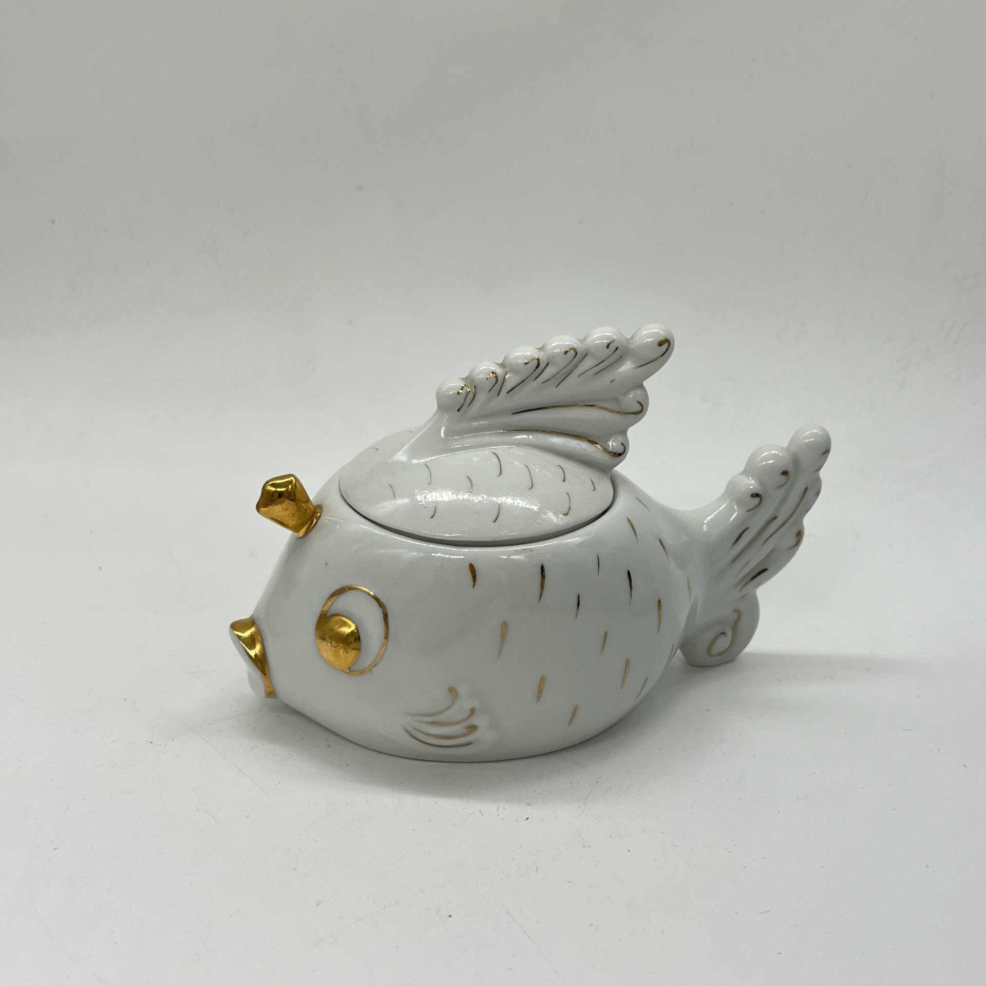 Икорница "Рыбка", фарфор, золочение, роспись, СССР, 1970-1990 гг.