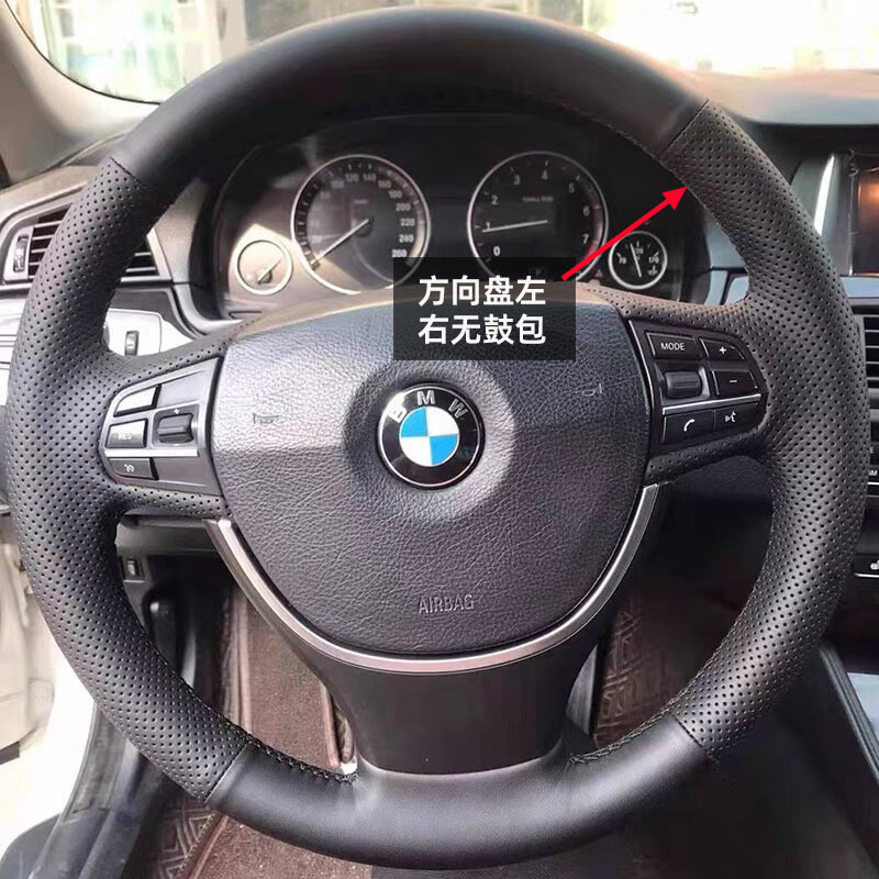 Чехол для рулевого колеса BMW 5 Series 2011-2017 года из натуральной кожи с черной строчкой и перфорацией, без вздутий