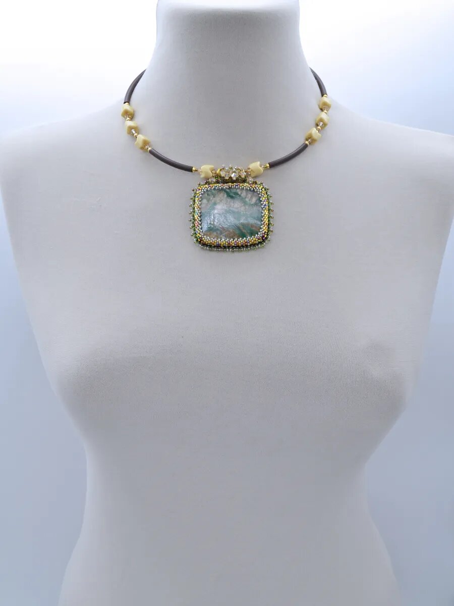 Чокер, кристаллы Swarovski, бисер