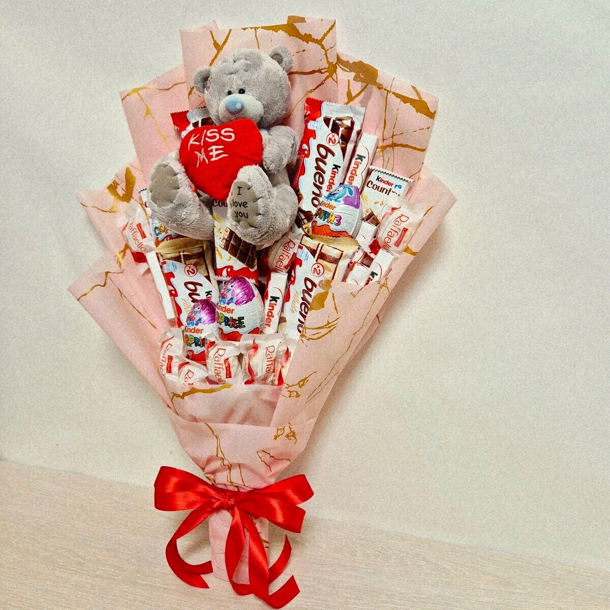 Подарочный букет из конфет LAKRES "Cладкий подарок Mix", с игрушкой — фото 1