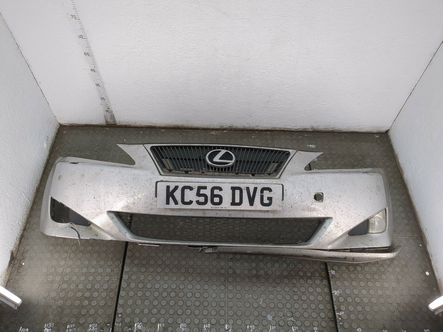 Бампер передний Lexus IS Б/У