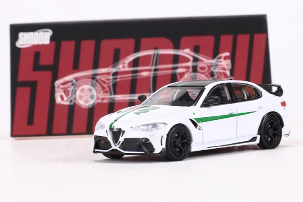 Модель коллекционная PAUDI Alfa romeo gulia gta white / альфа ромео джулия гта белый с зеленой полосой (длина 7-10 см)