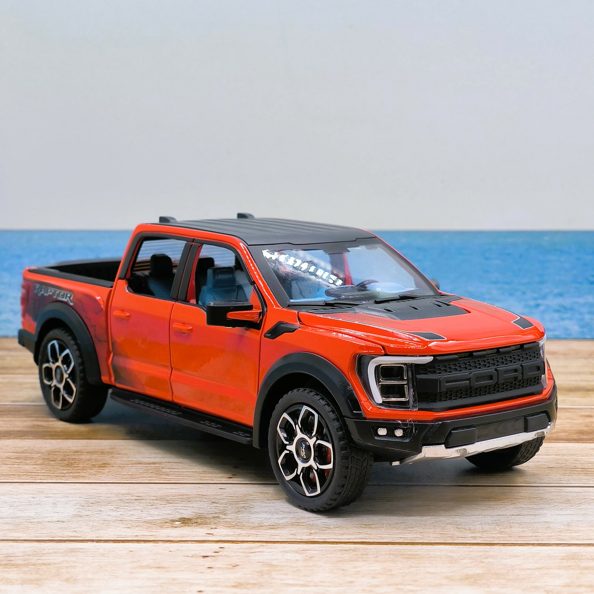 Металлическая модель автомобиля Ford Raptor Пикап с световым и звуковым сопровождением. 25см