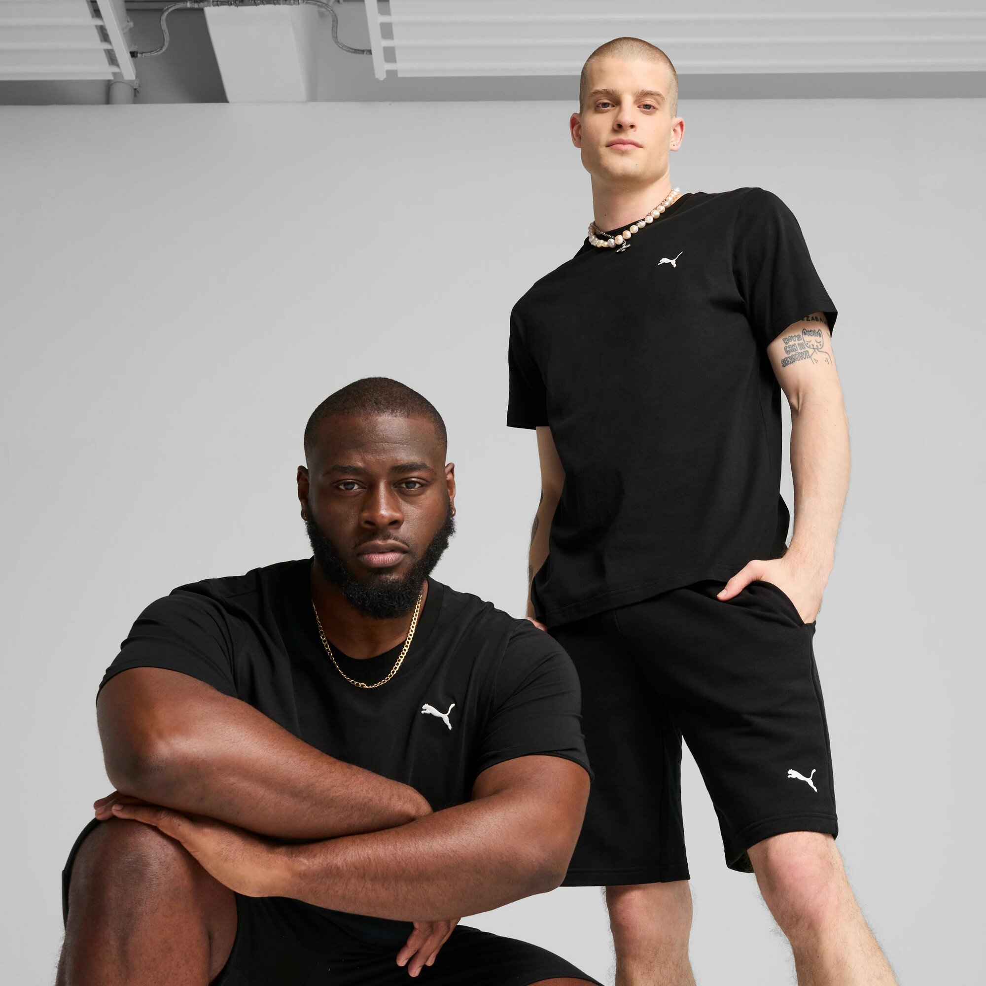Футболка ESS Small Logo Tee
