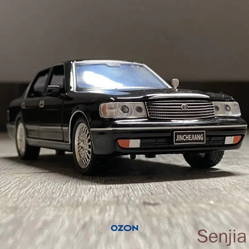 Миниатюрная модель автомобиля из литого металла Тойота Корона модель автомобиля Игрушки 1:32 Toyota crown, со светом и звуками