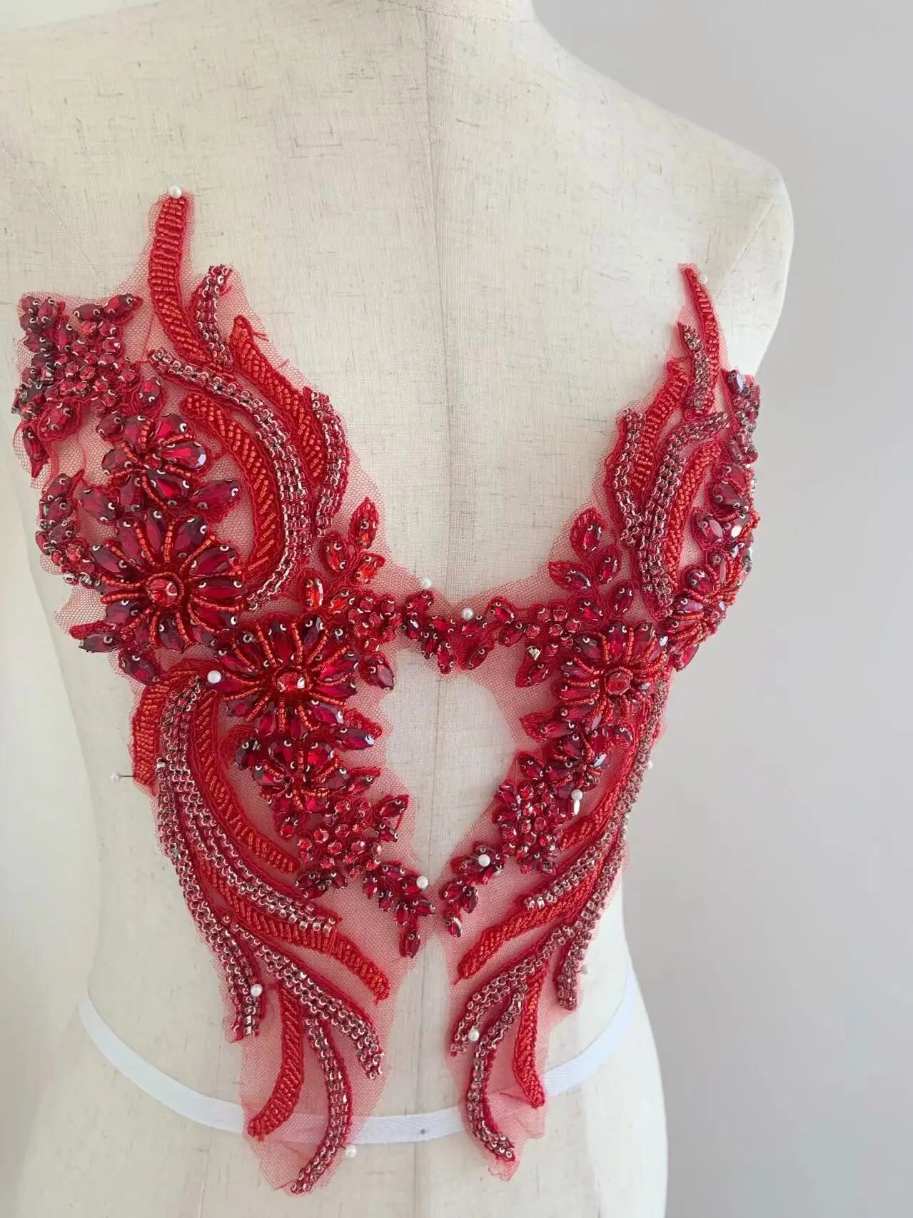 Хрустальная аппликация с цветами для одежды 1 pair(2 pieces), Красный, red