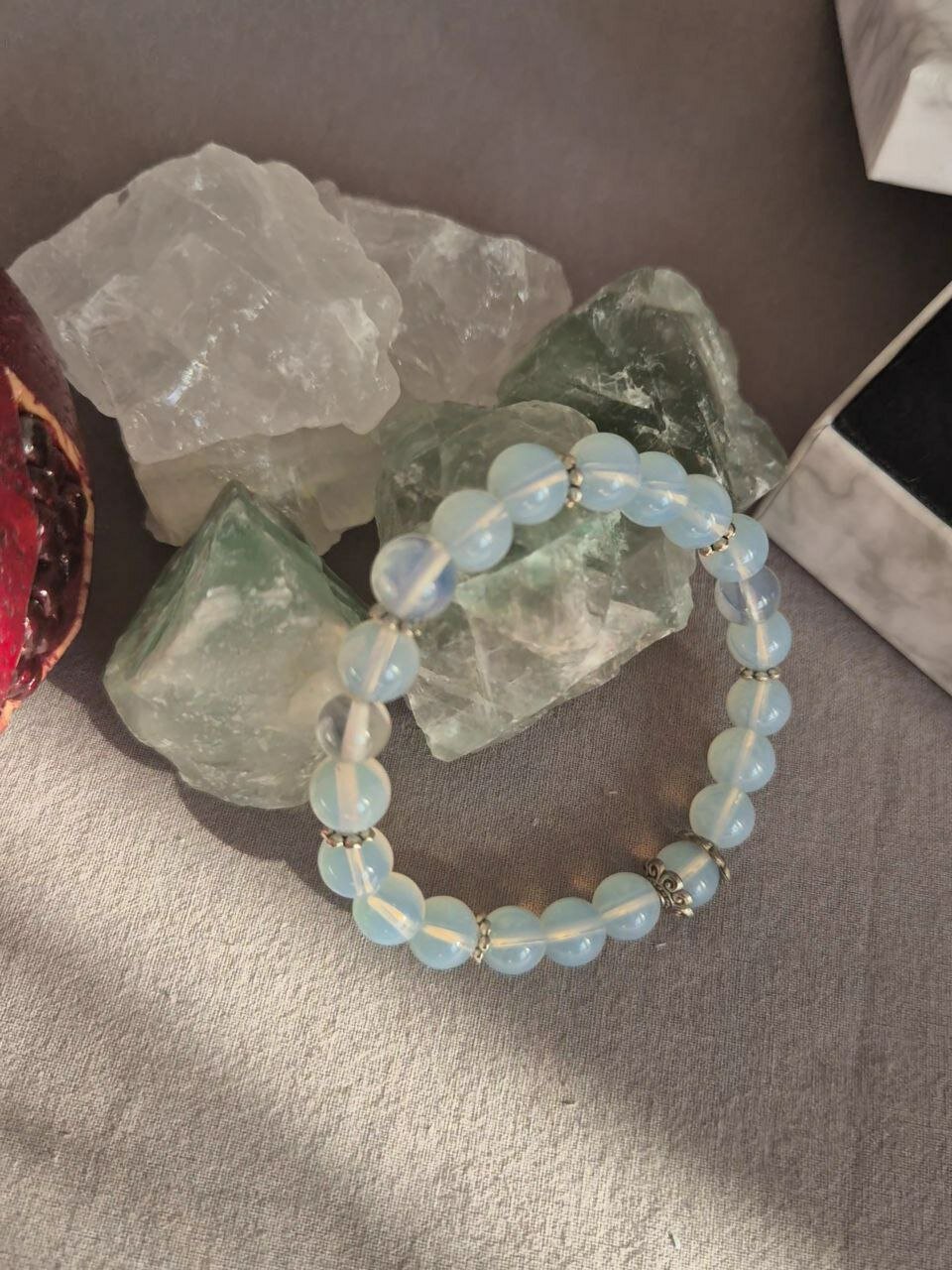 Эластичный браслет, лунный камень