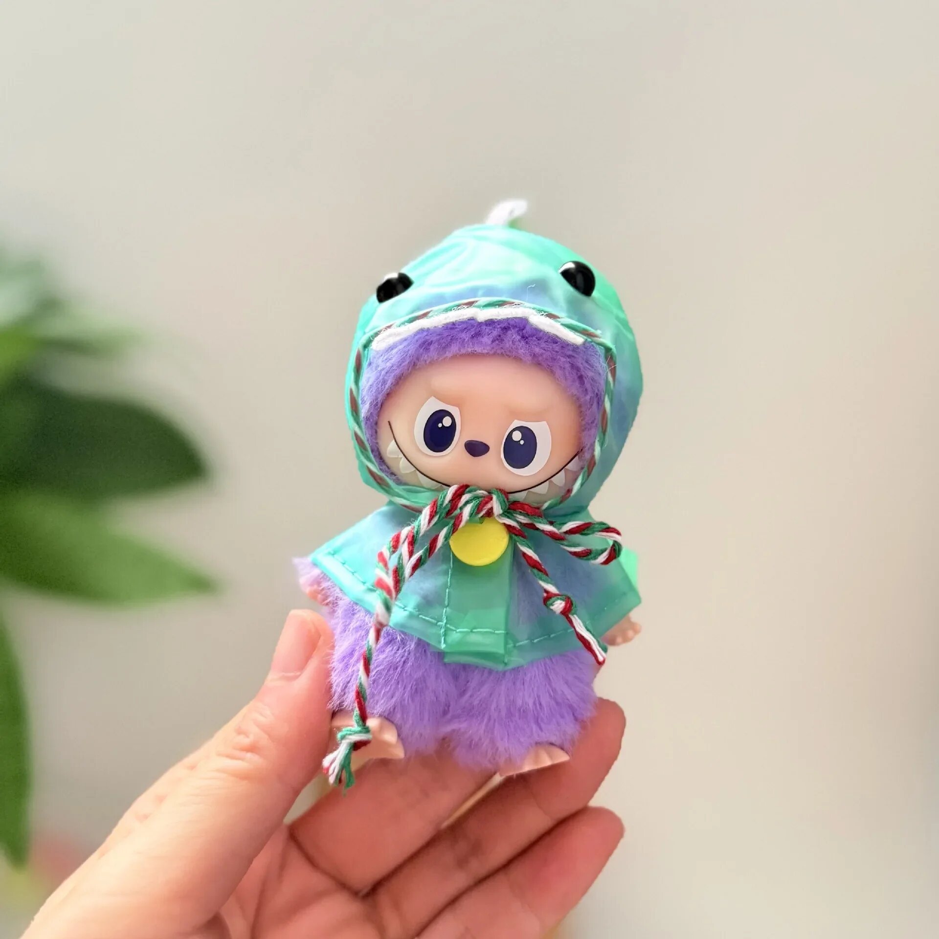 Дождевик для мини куклы Labubu 4.0 C