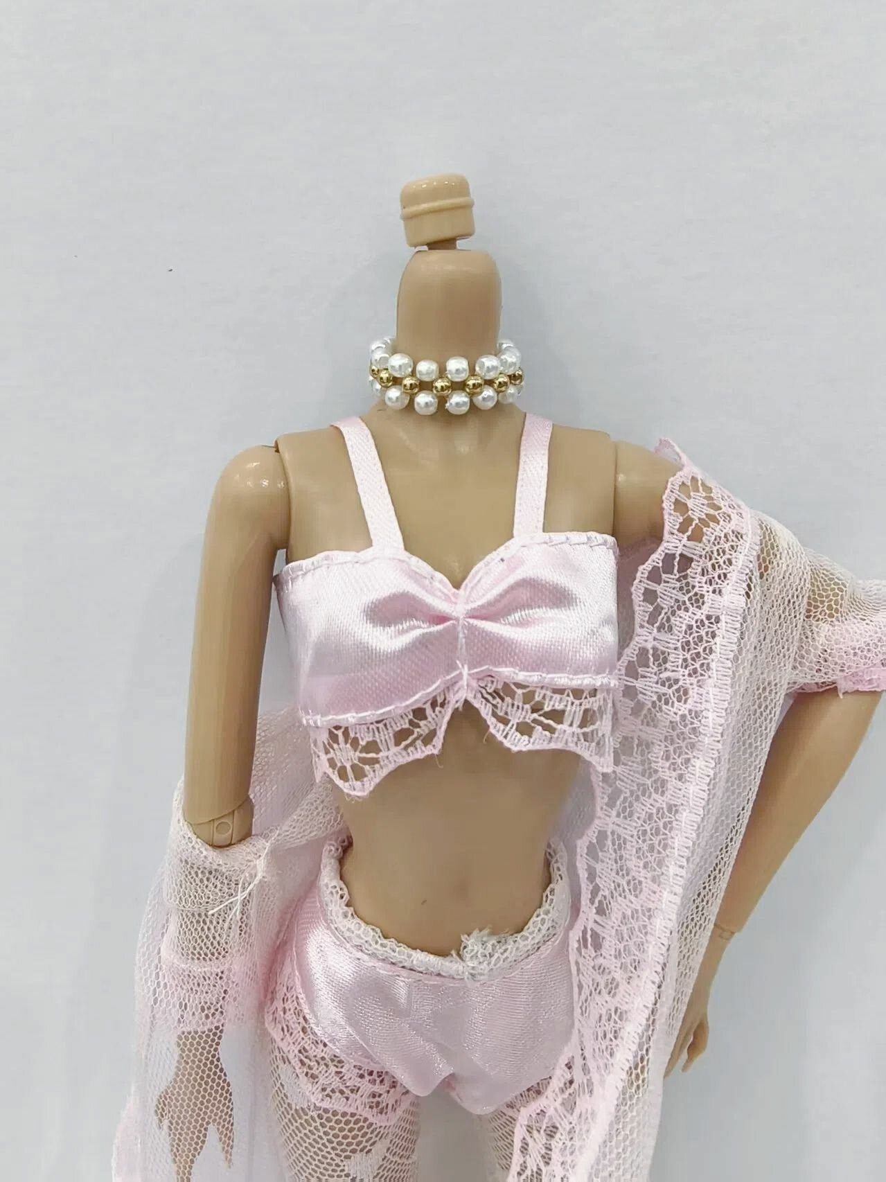 Розовый кружевной костюм-тройка Love, включая жемчужное ожерелье ручной работы, подходит для костюмов Барби ростом около 30 см (за исключением кукол).