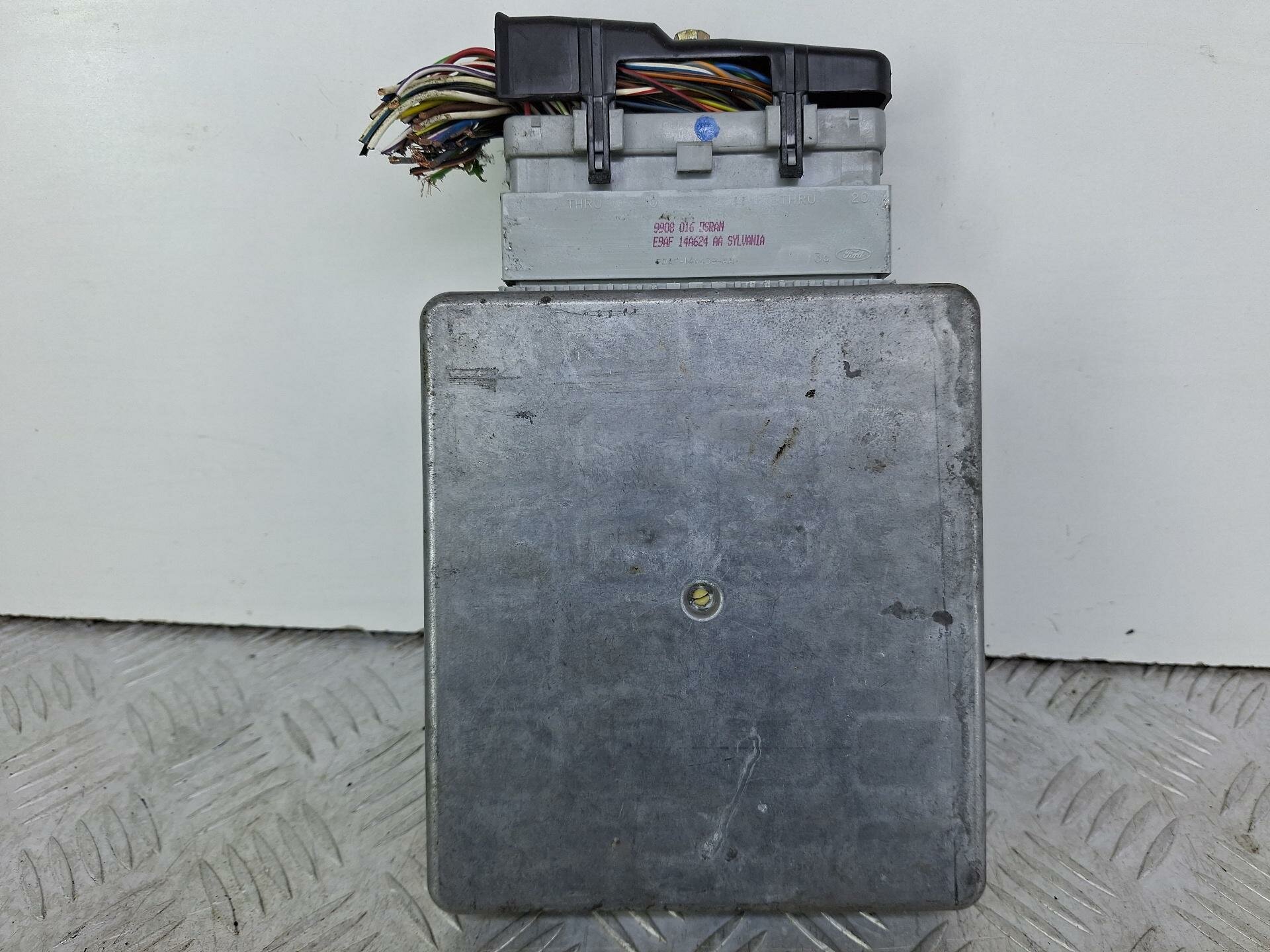 Блок управления двигателем Ford Focus 1999 98AB12A650CFJ