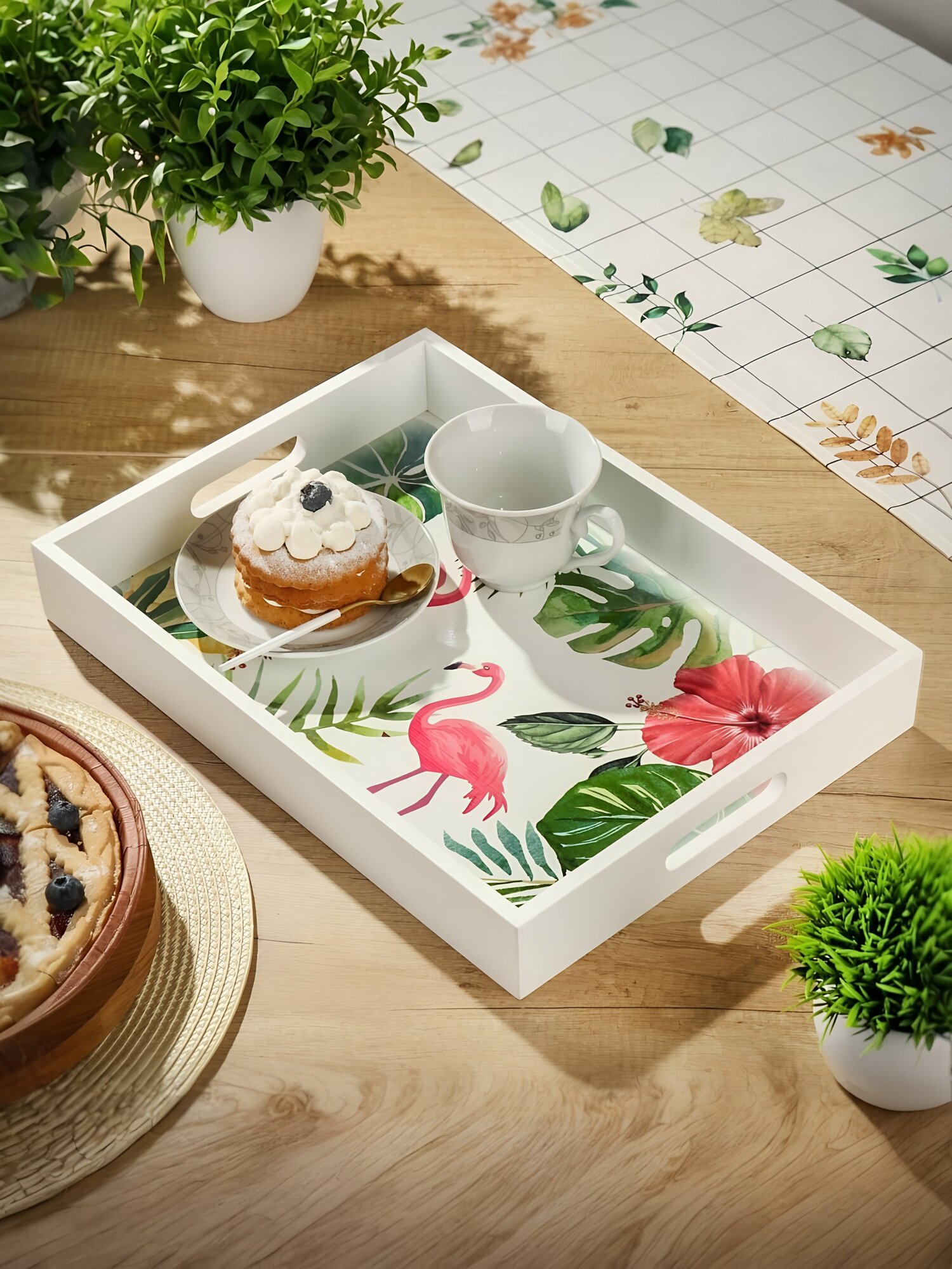 Поднос деревянный сервировочный с ручками и бортиками 37х27х5 см, прямоугольный для завтрака в постель и кофе Y4-2665