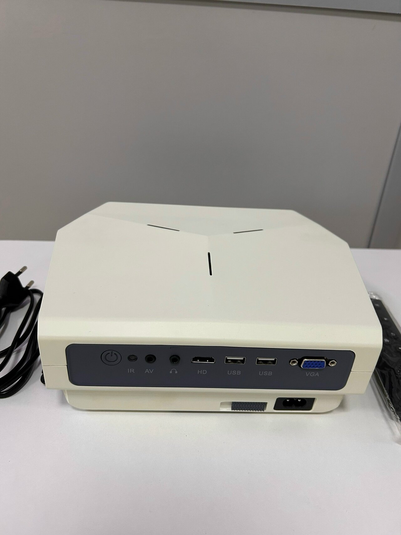 Проектор Rombica Ray Box Eclipse White MPR-L740 — фото 1