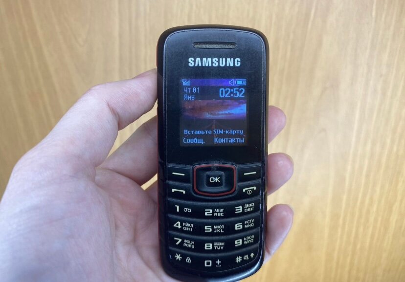 Оригинальный Б/У Retro Mania дарит ностальгию, Samsung E1080i