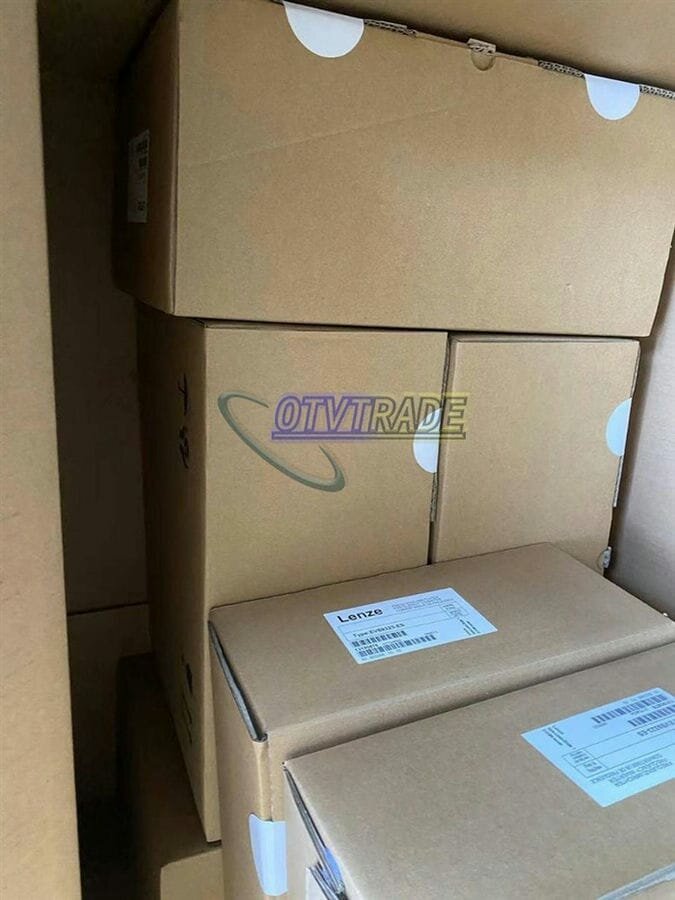Модуль LENZE Servo Drive Inverter EVS9321-EIV004 EVS9321EIV004