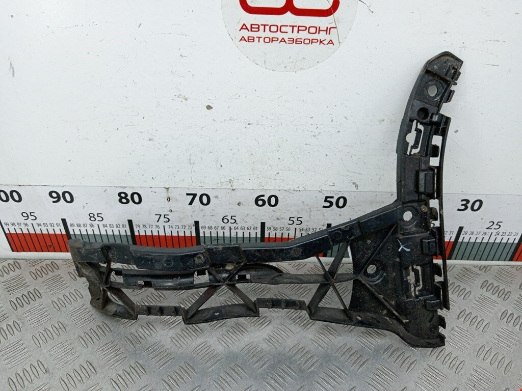 Кронштейн (крепление) заднего бампера правый Mercedes C-Class (W205) A2058800630 арт. 2278456