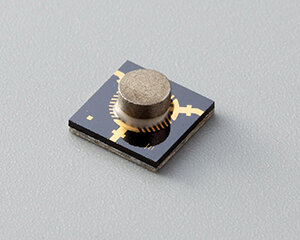 8 GHz to 12 GHz, 0.6 dB Insertion Loss, 16 dB Isolation, GWB Micro-strip Series Isolator-WH902A5