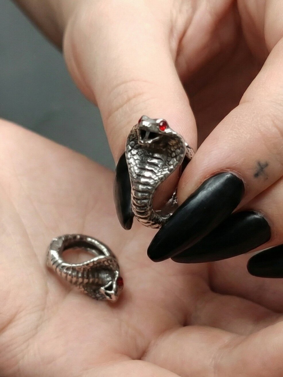 Моносерьга кафф, славянский оберег, фианит