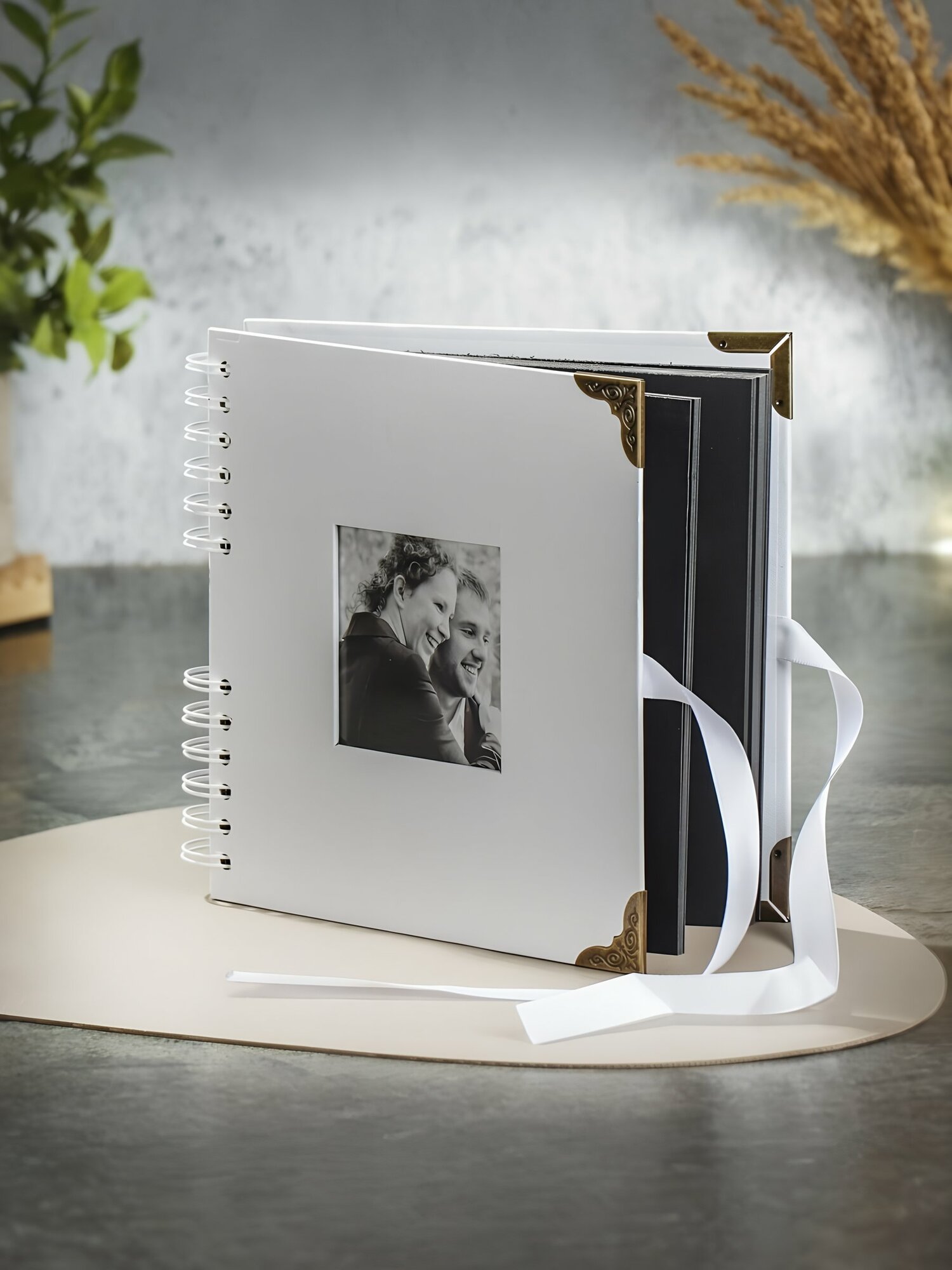 Фотоальбом на кольцах крафтовый белый 22.5х20.5 см с ленточкой для фотографий и декора Y4-8793