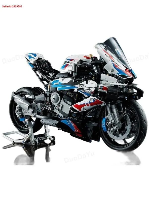 Конструктор Техник Мотоцикл BMW M 1000 RR. Упаковка в виде цветной коробки. Детали упакованы по пакетам.