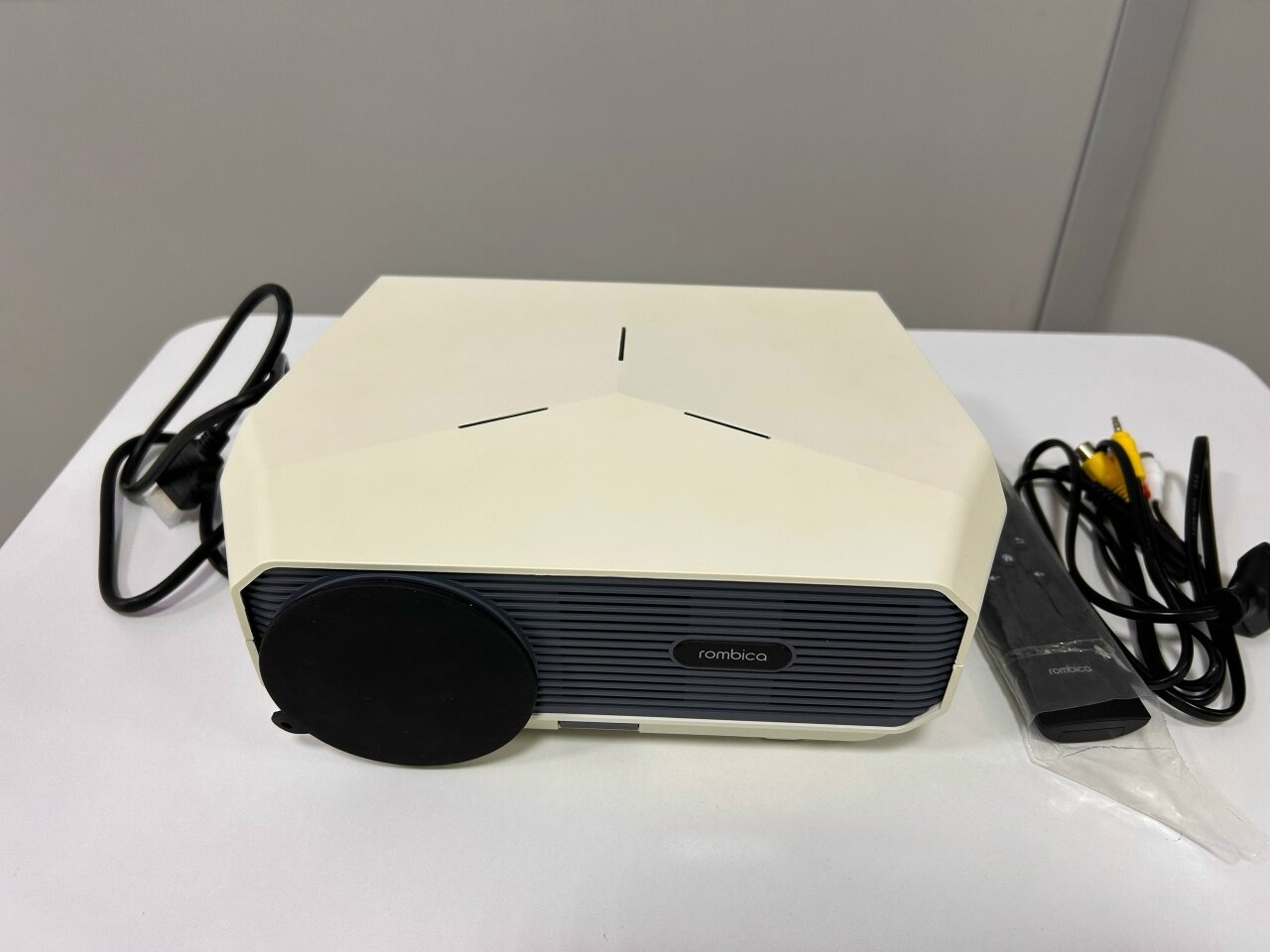 Проектор Rombica Ray Box Eclipse White MPR-L740 — фото 1