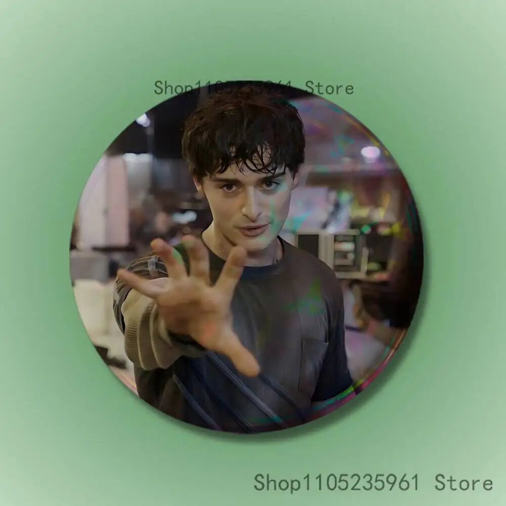 Значок Noah Schnapp, круглый, цвет z4