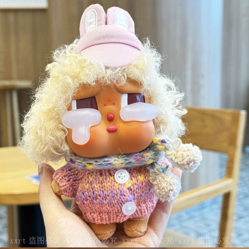 Розовый свитер с звездами и бежевым шарфом с точками - коллекция Crybaby