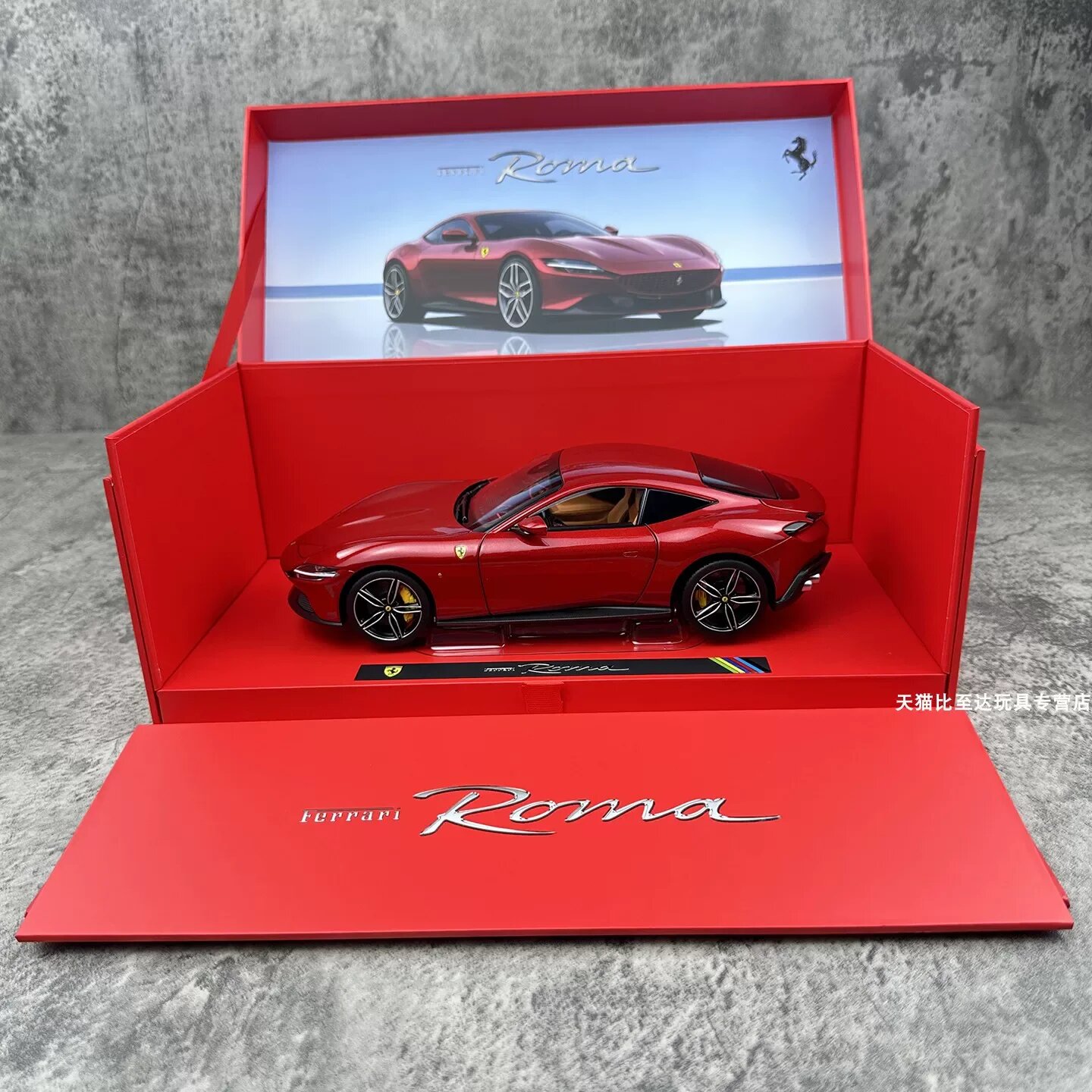 Bburago 1:18 Ferrari Roma, красный