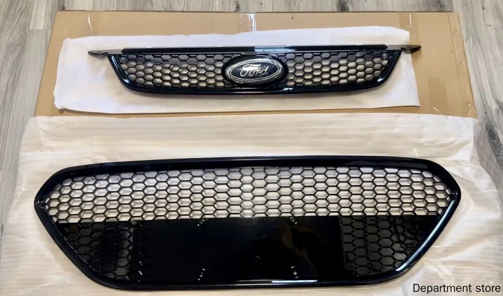 Решетки радиатора соты глянец Ford Focus 2 Рестайлинг