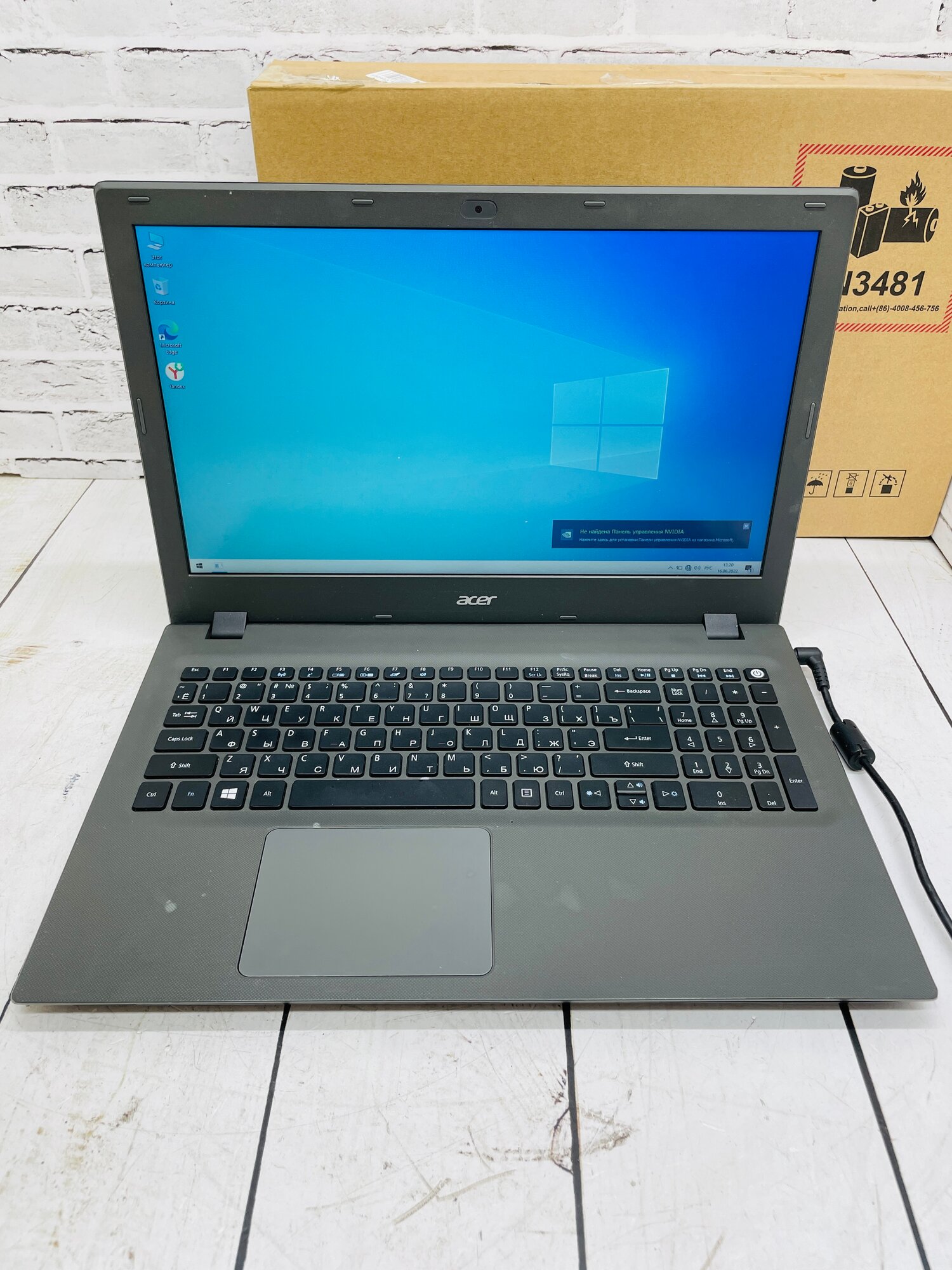 Игровой ноутбук 15,6, Acer E5-573G-39RA, Intel Core i3 5005U, 4 Gb DDR3, 500 Gb HDD, GeForce 940