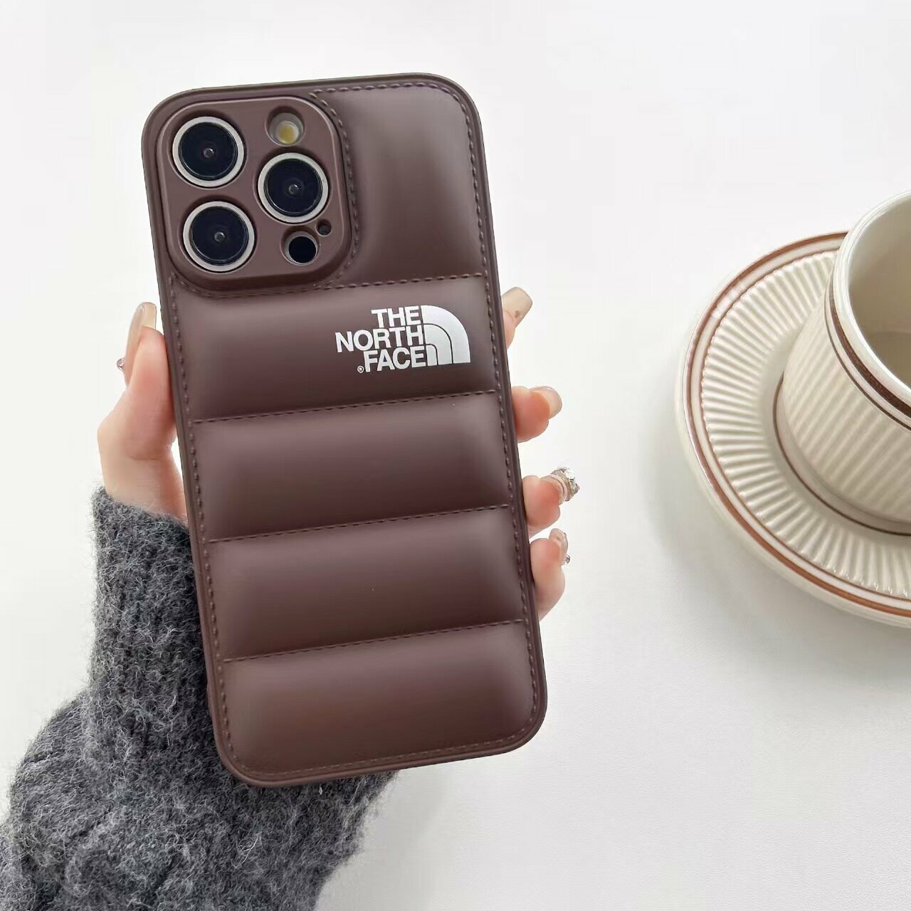 Минималистичный противоударный чехол для iPhone