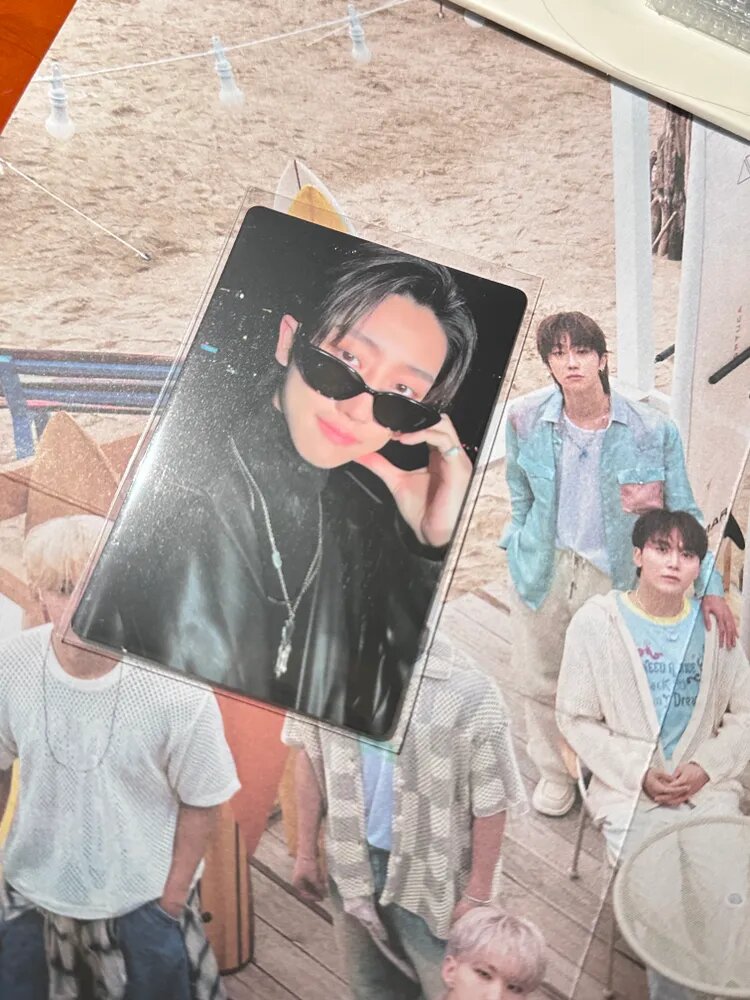 Официальная фотокарточка альбома seventeen FACE THE SUN