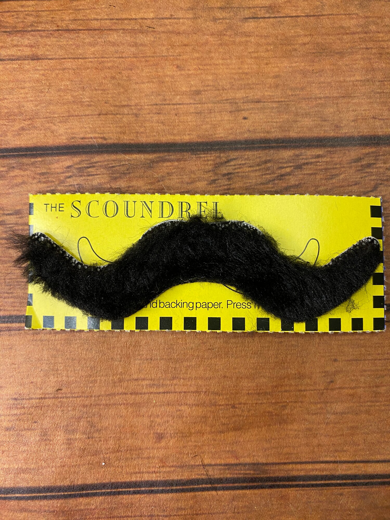 Усы карнавальные Scoundrel черные средние 8,2 см, на скотче + сменный скотч