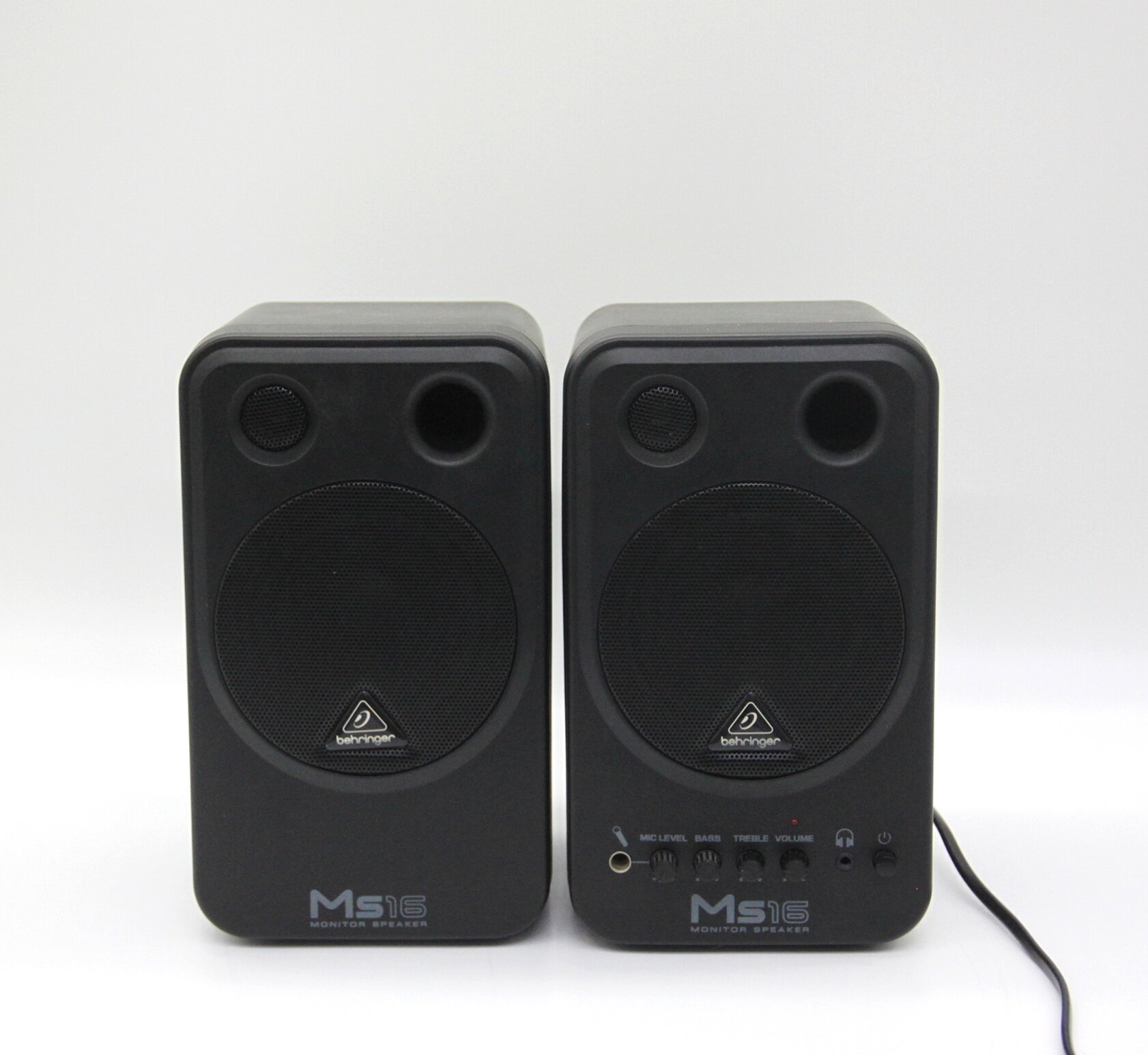 Студийные мониторы Behringer MS16