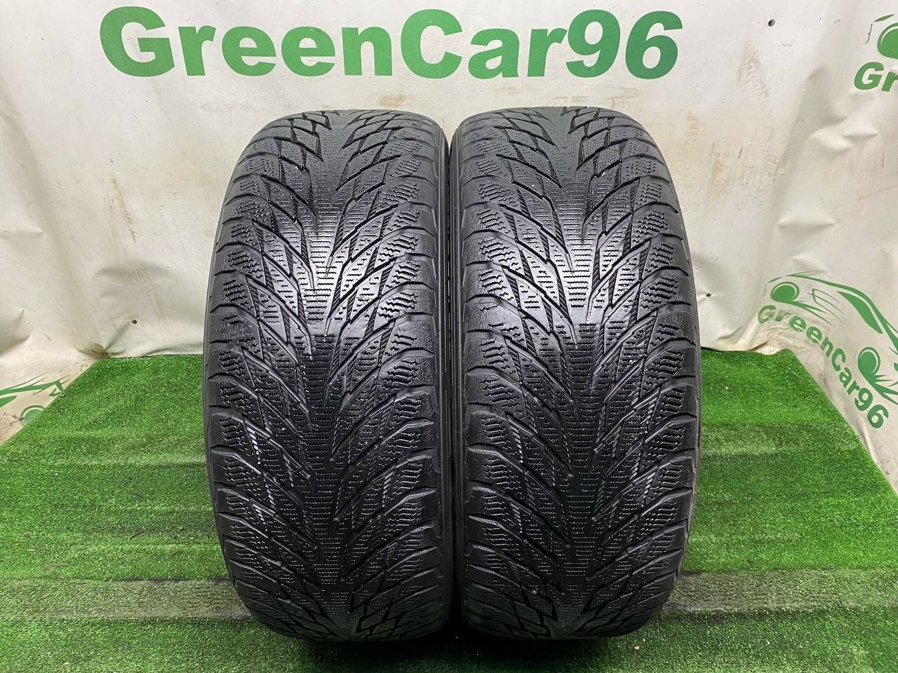 Комплект (2 шт) зимних БУ шин Nokian Tyres Hakkapeliitta R2 SUV 285/60 R18 30% износ HJA124726