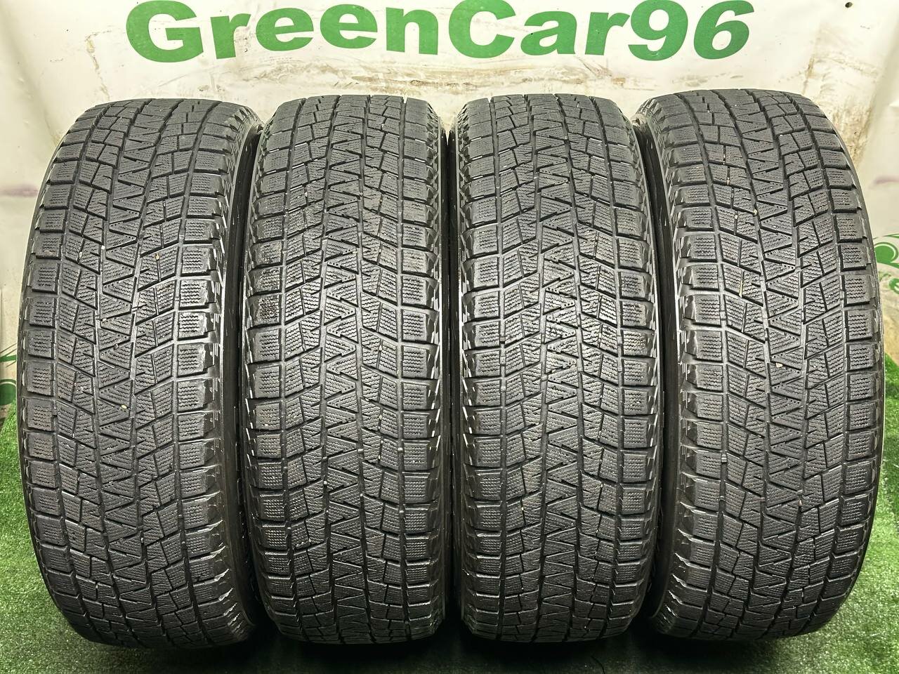 Комплект (4 шт) зимних БУ шин Bridgestone Blizzak DM-V1 235/60 R18 20% износ RYZ492916