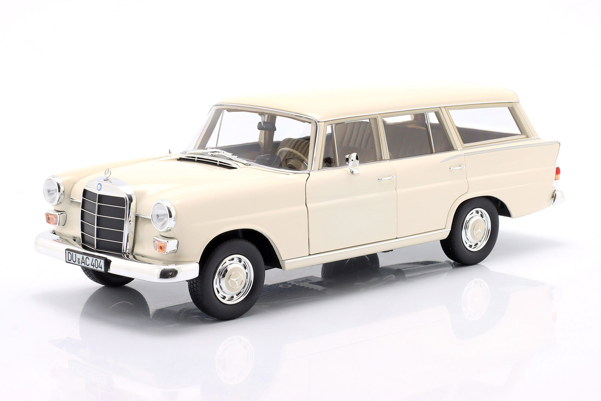 Модель коллекционная NOREV Mercedes W110 200 universal b ii 1966 creme