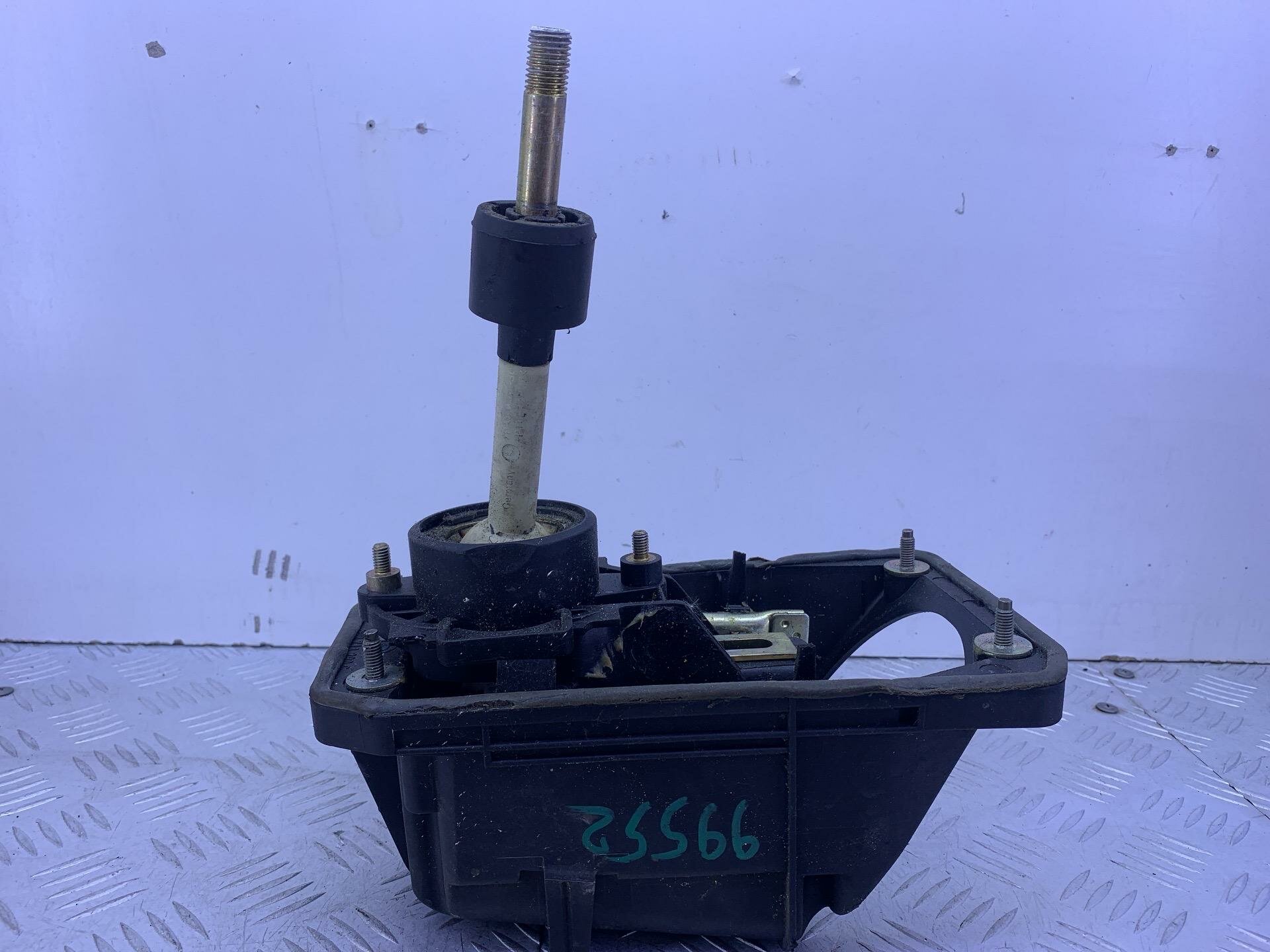 Кулиса КПП Volkswagen Passat B5 2000 4B0711025J