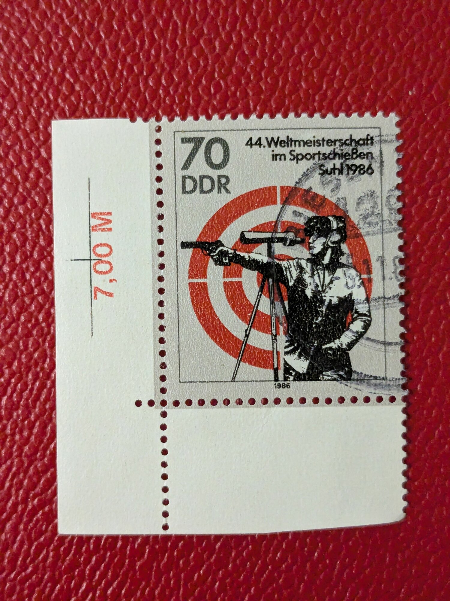 Марки Германия (ГДР) 1986. Спорт. Из серии с цифровым полем: "Чемпионат мира по спортивной стрельбе". MNH. См фото