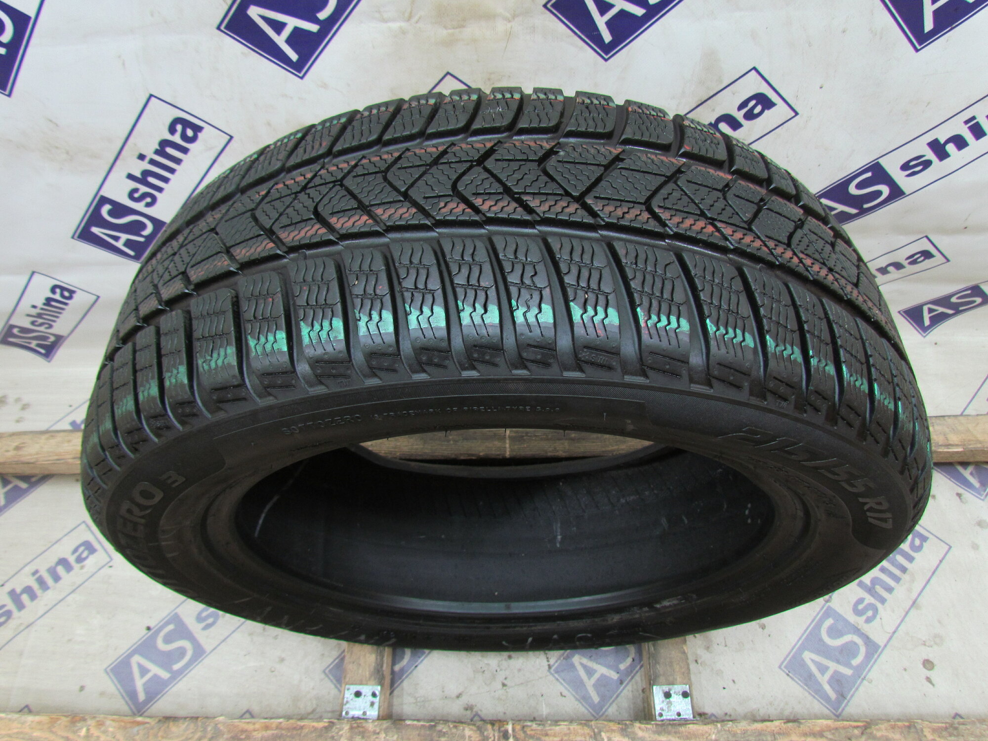 Комплект (2 шт) Pirelli Winter Sottozero 3 215 55 R17 зимние БУ шины 5-10% износ , артикул 0026573