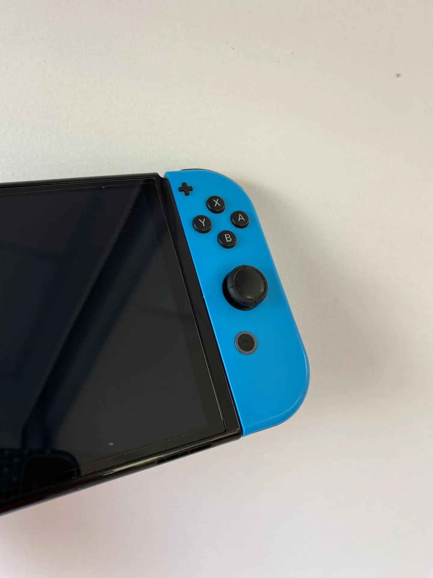 Игровая консоль Nintendo Switch OLED 64 Gb сине-красная — фото 1