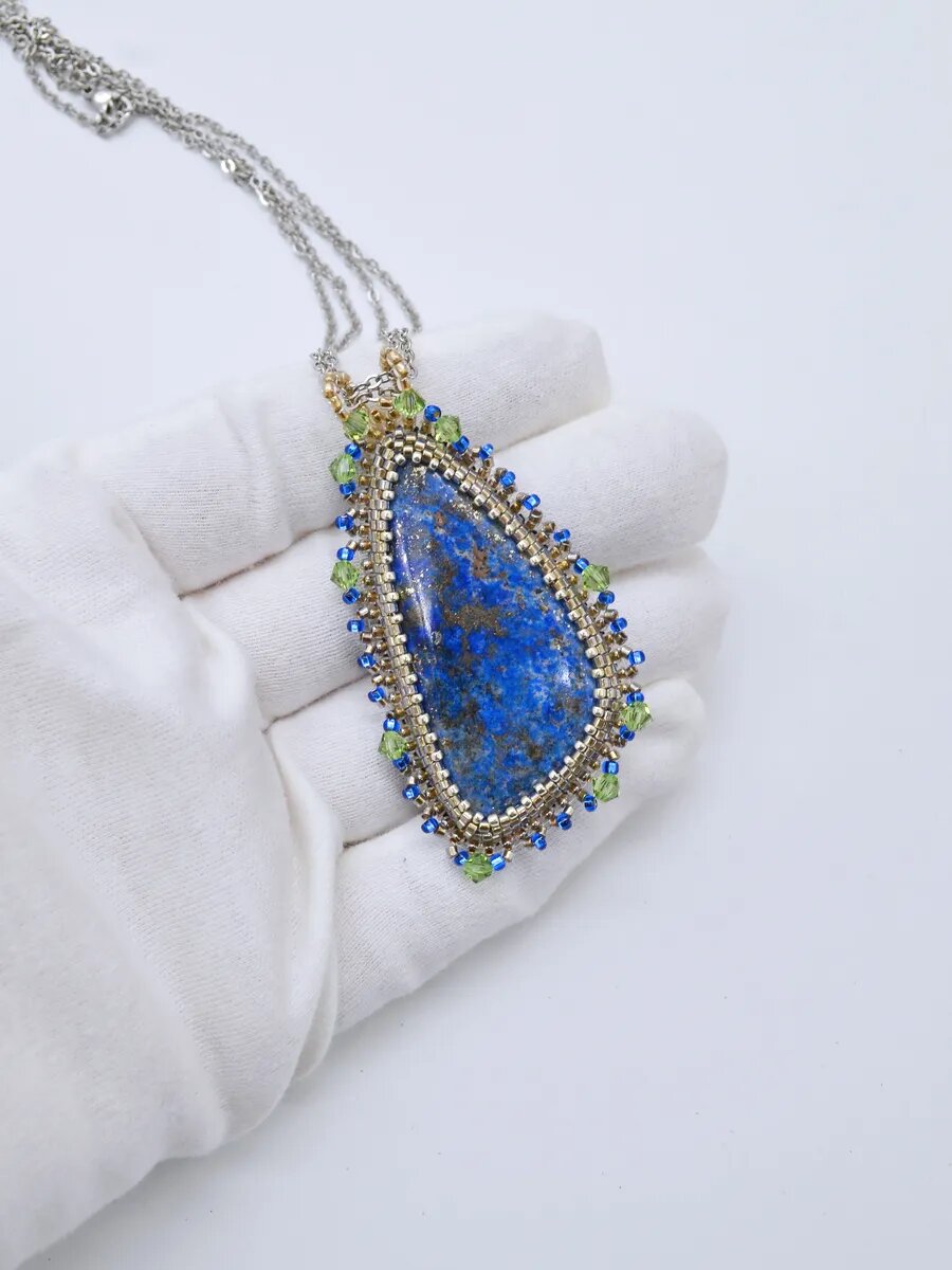 Колье, лазурит, кристаллы Swarovski