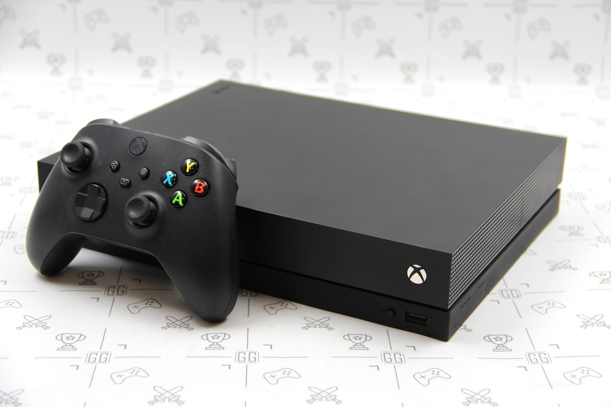 Игровая приставка Xbox One X 1Tb Black в коробке