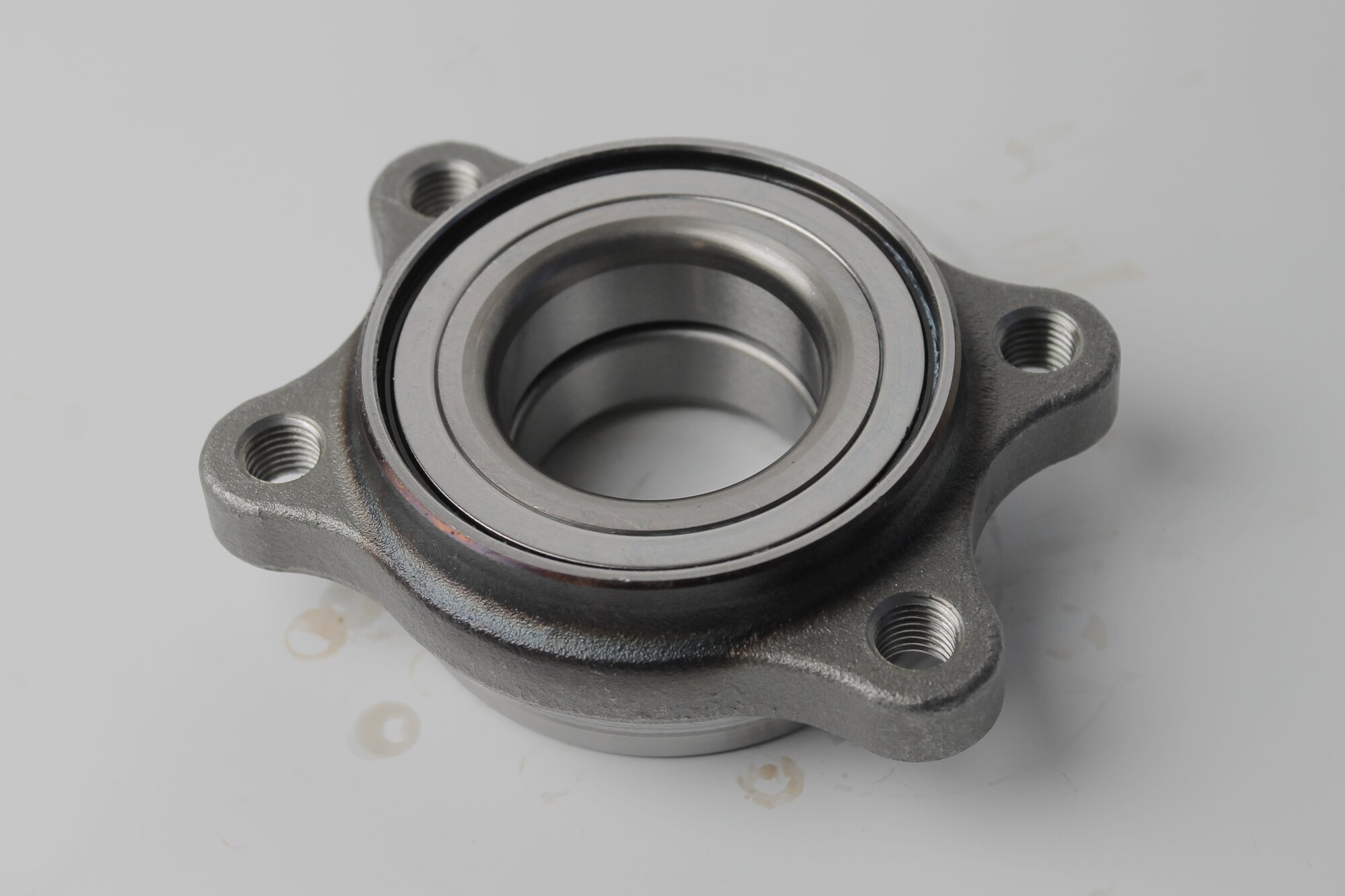 Подшипник ступичный передний AUDI A6 C6, A8 D3 (аналог SKF VKBA6547)